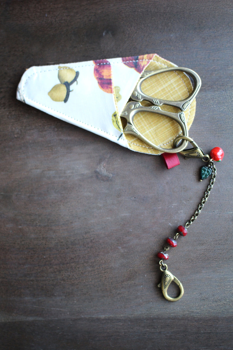 Harvest Apple Scissor Chain – Never Not Knitting