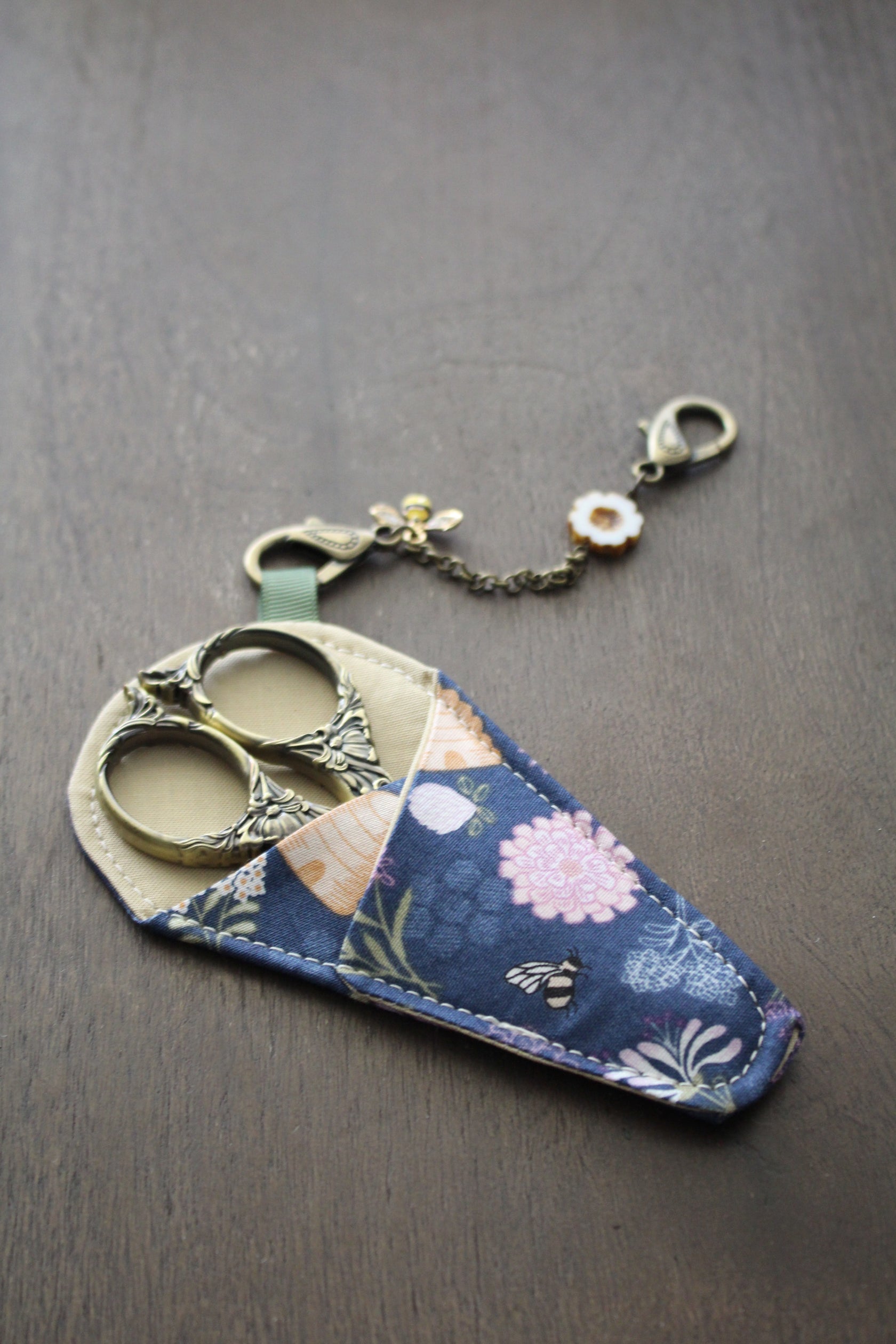 Bee & Bloom Scissor Sleeve – Never Not Knitting