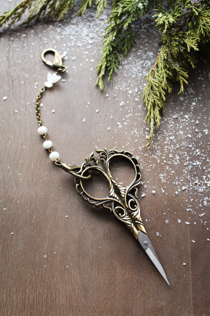 Winter Dove Scissor Chain – Never Not Knitting