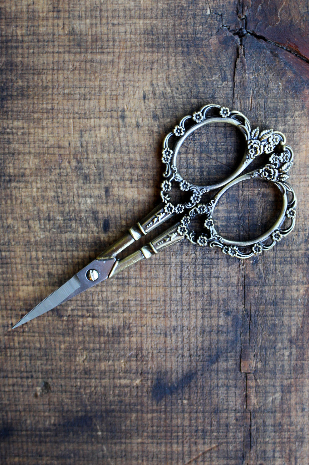 Victorian Scrollwork Scissors – Never Not Knitting